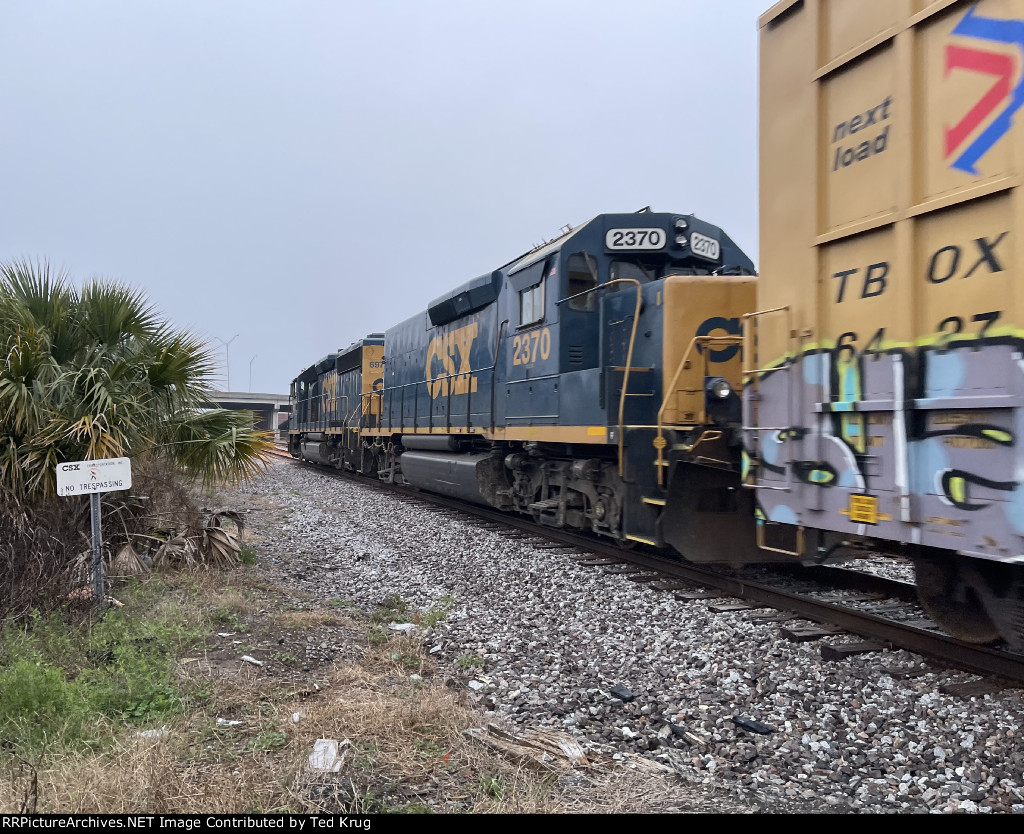CSX 6970 & 2370